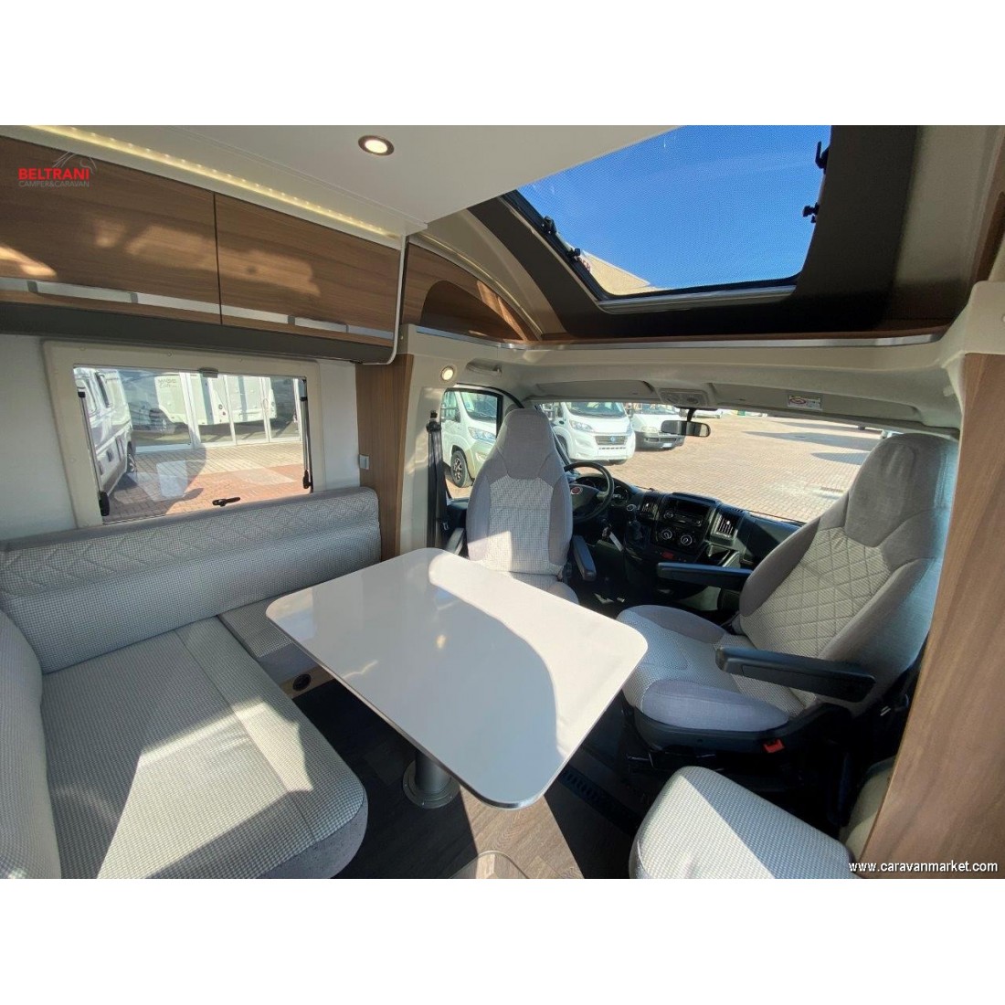 Semintegrali Usati | Adria Matrix Axess 600 SC - ex nolo