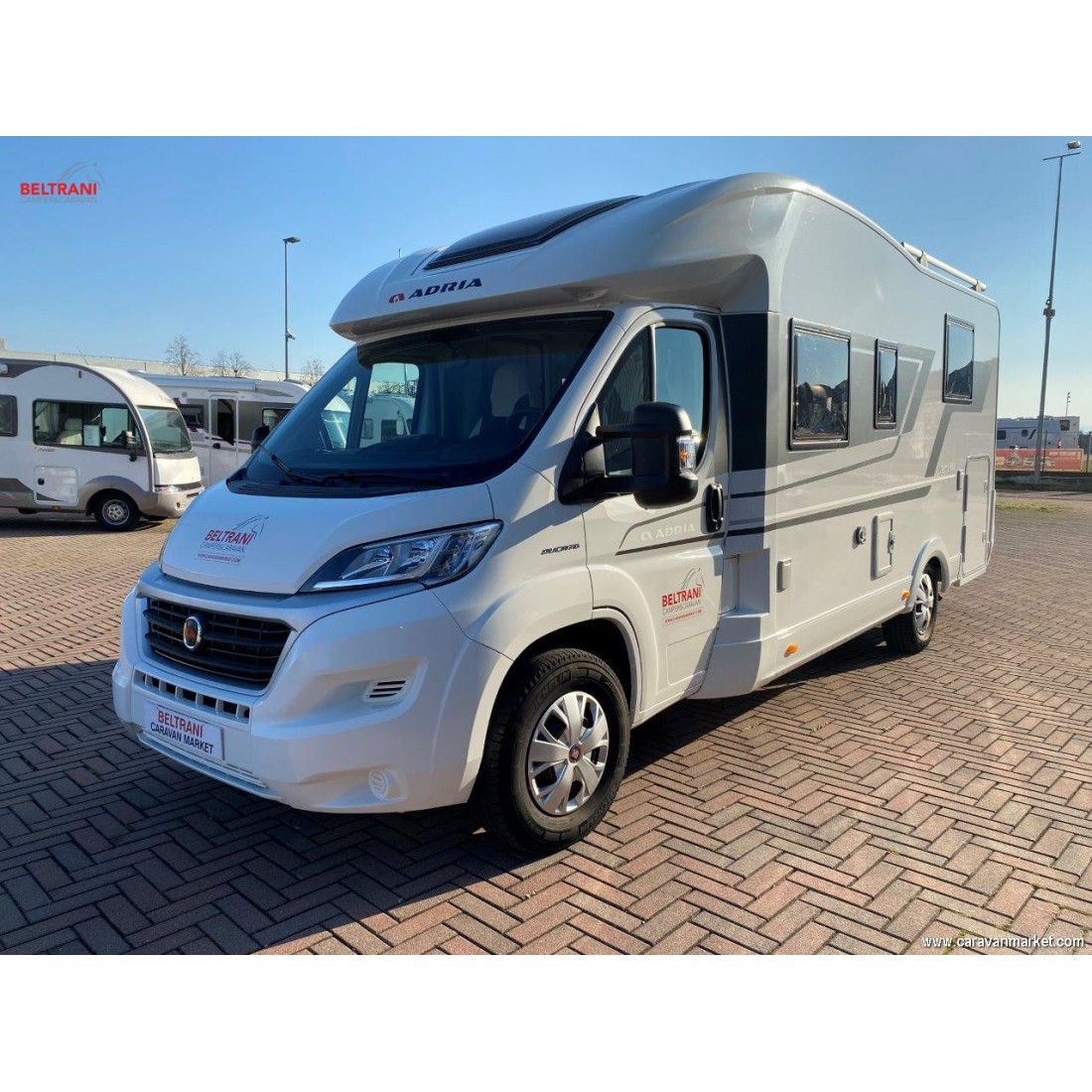 Semintegrali Usati | Adria Matrix Axess 600 SC - ex nolo