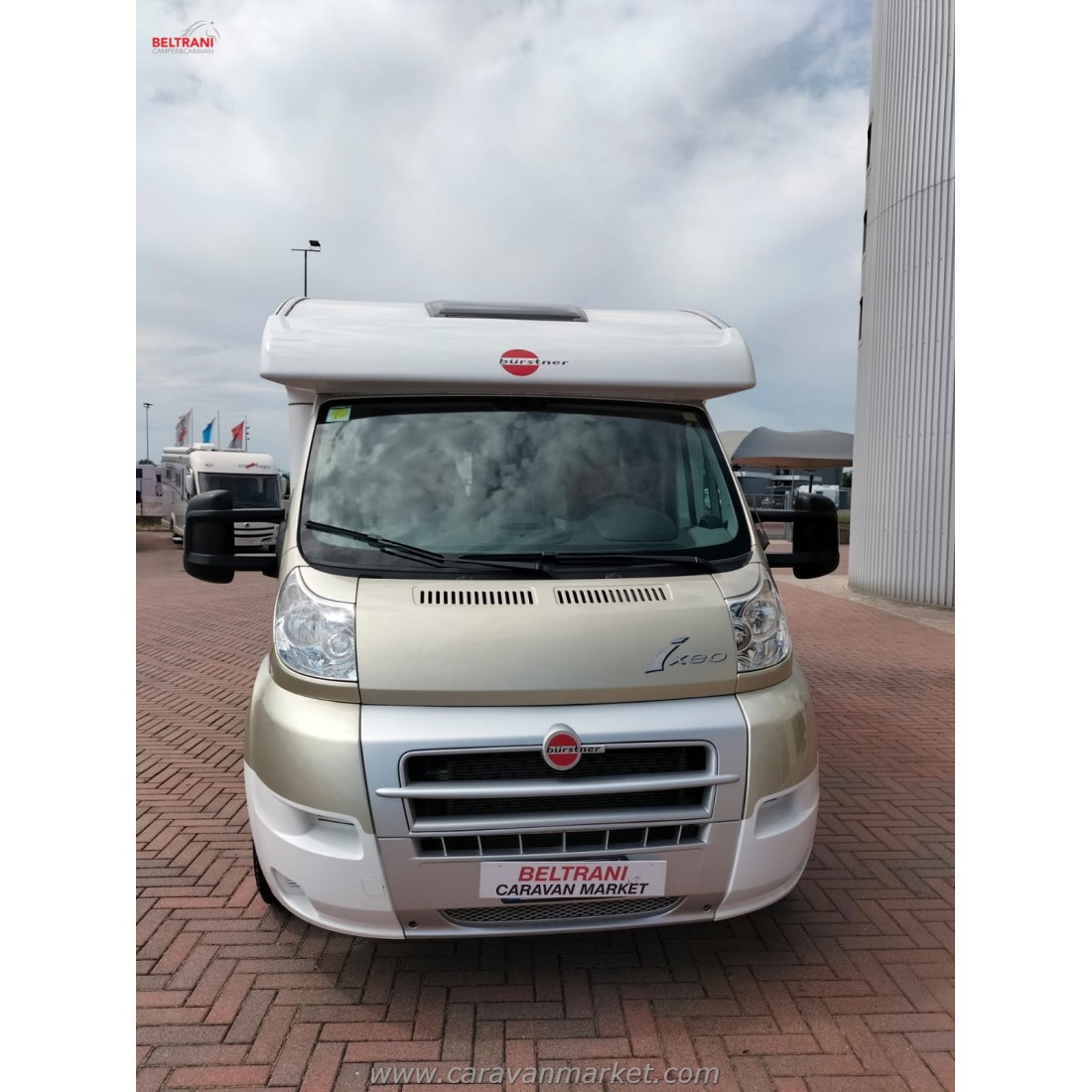 Semintegrale | Burstner Ixeo 664