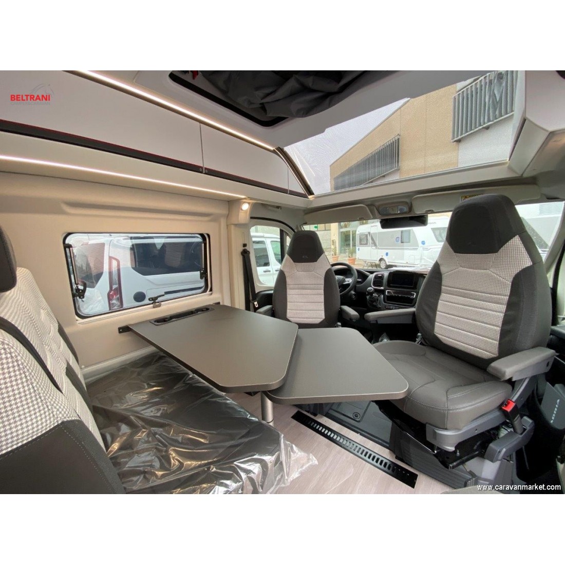 Van Nuovi | Adria Twin Sports 600 SPB